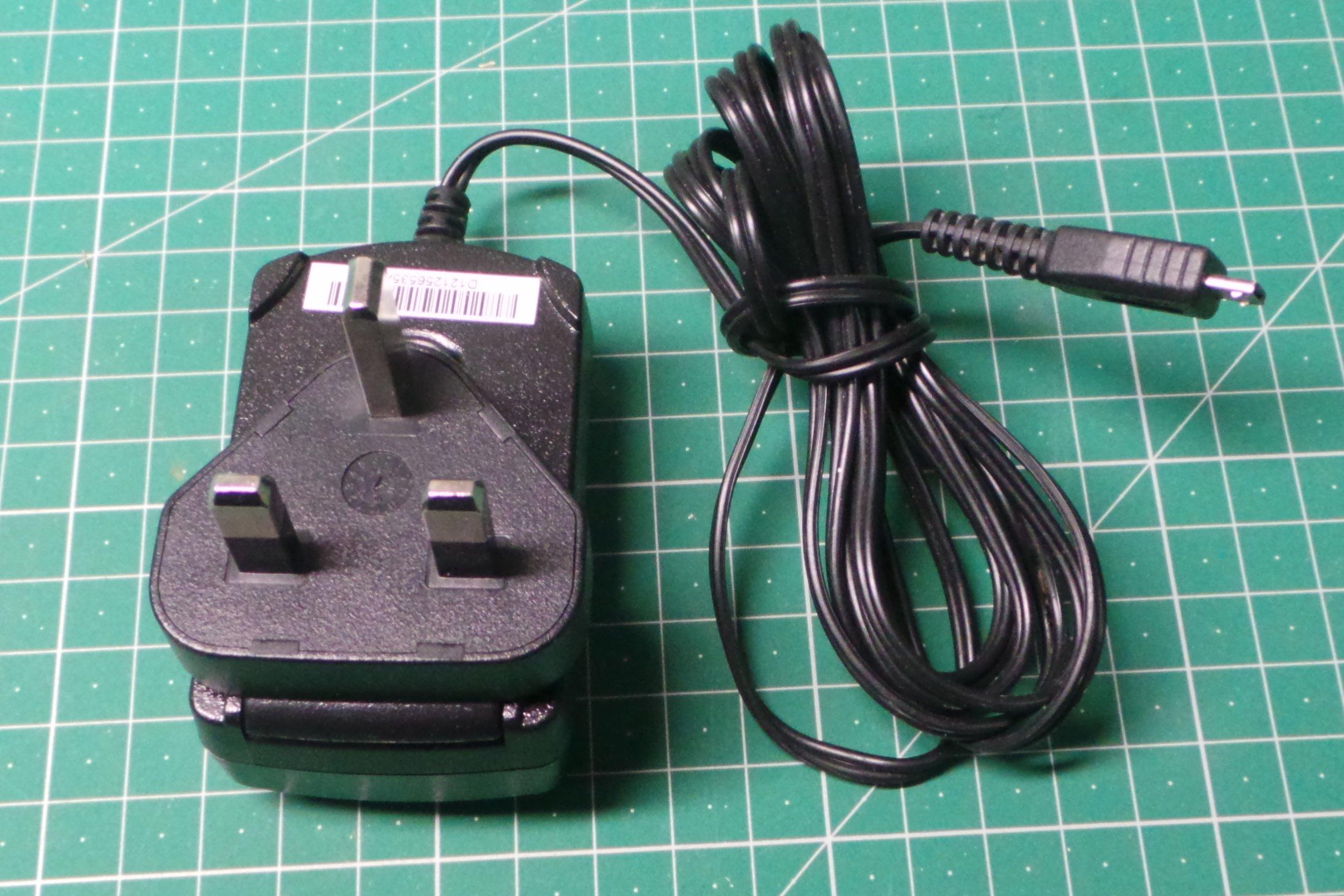 USED Micro USB Charger Blackberry 5V 0.75A UK Plug DSMCZ